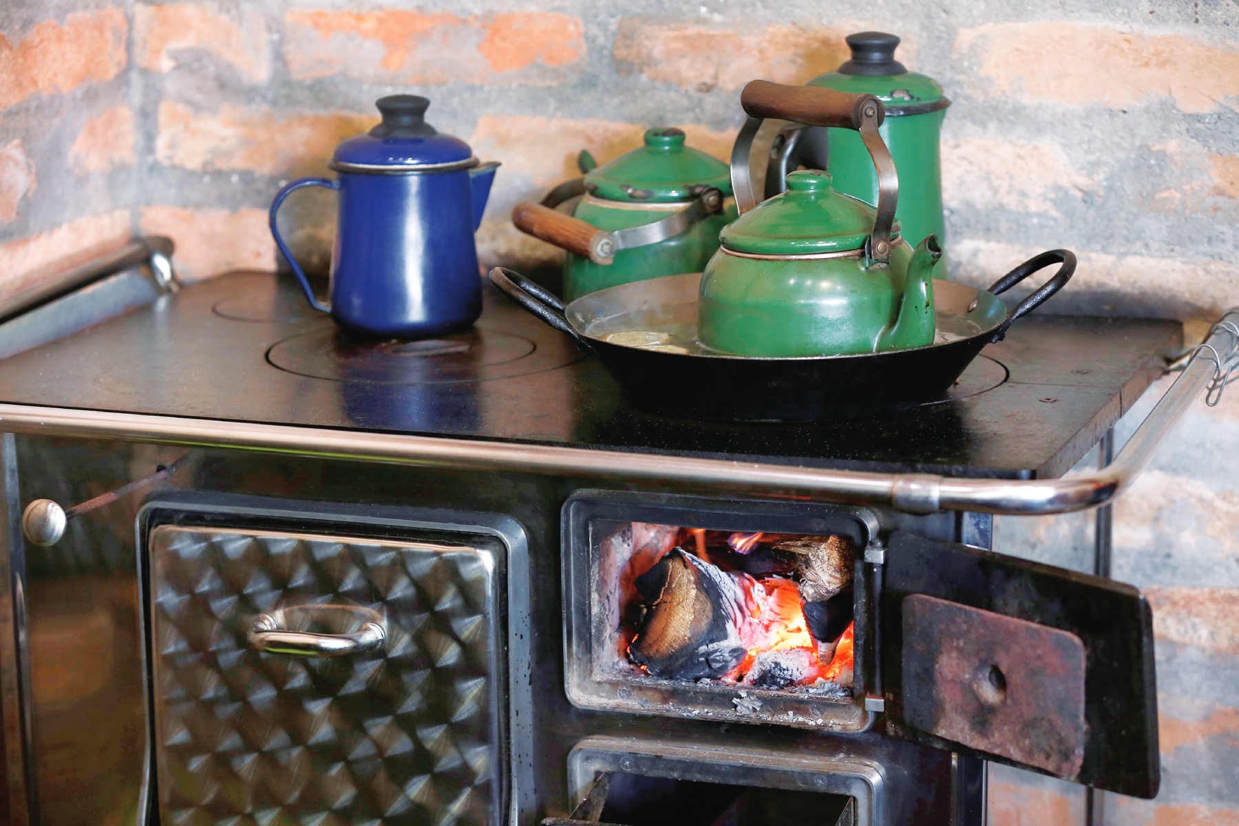 How to Cook on a Cookstove – Mother Earth News